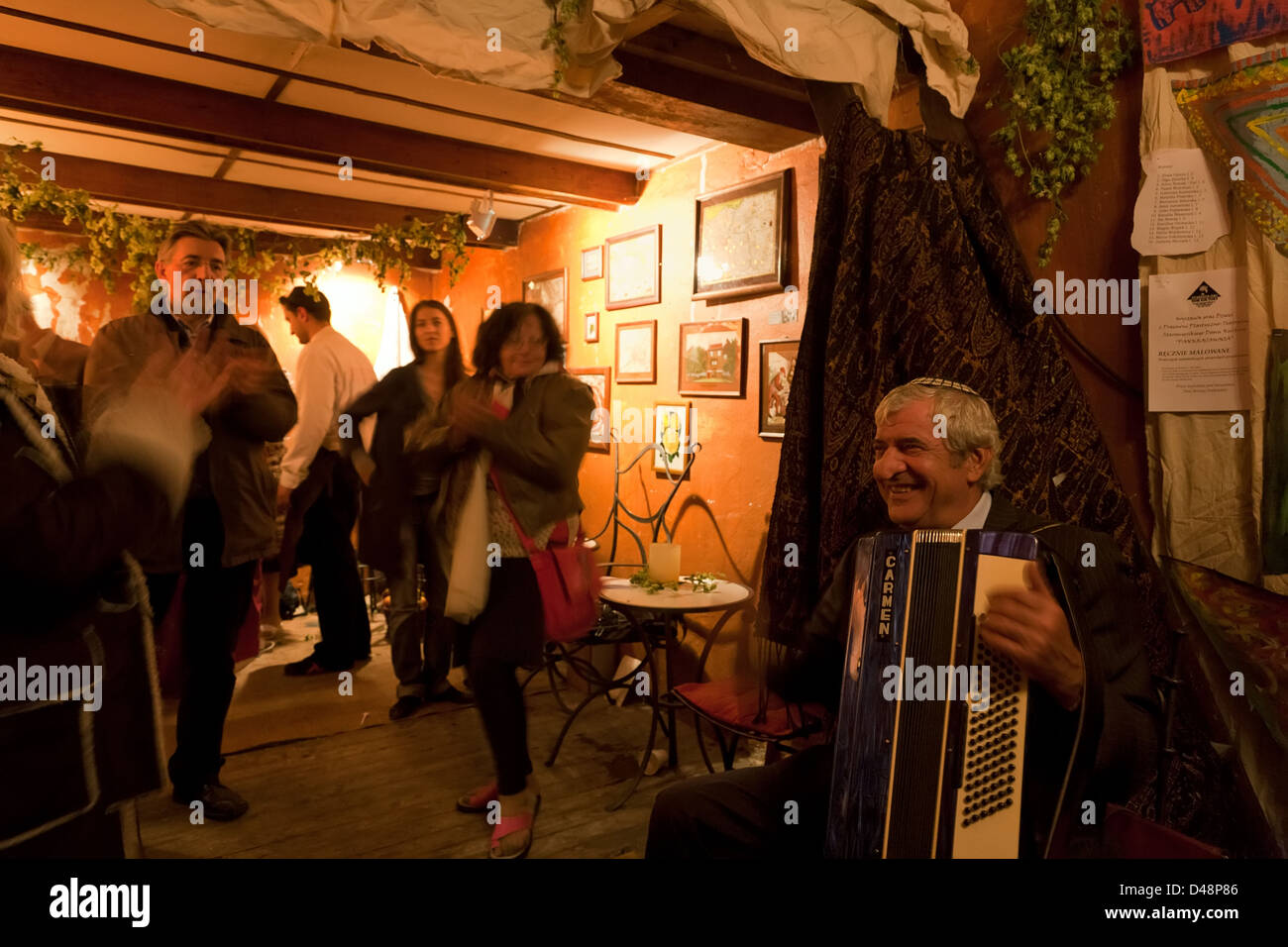Traditional jewish dance hi-res stock photography and images - Alamy