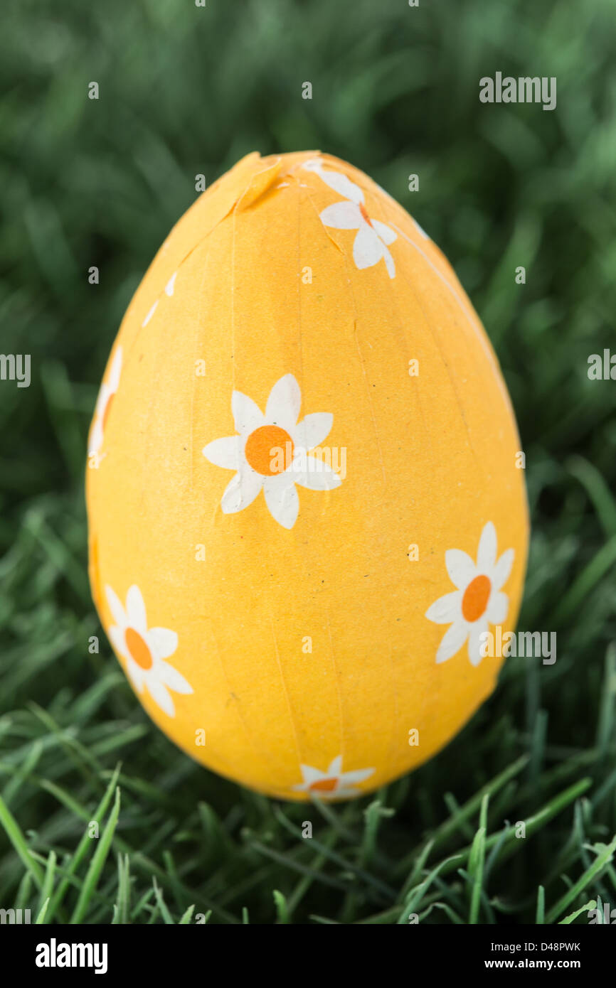 Wrapped easter egg hi-res stock photography and images - Alamy