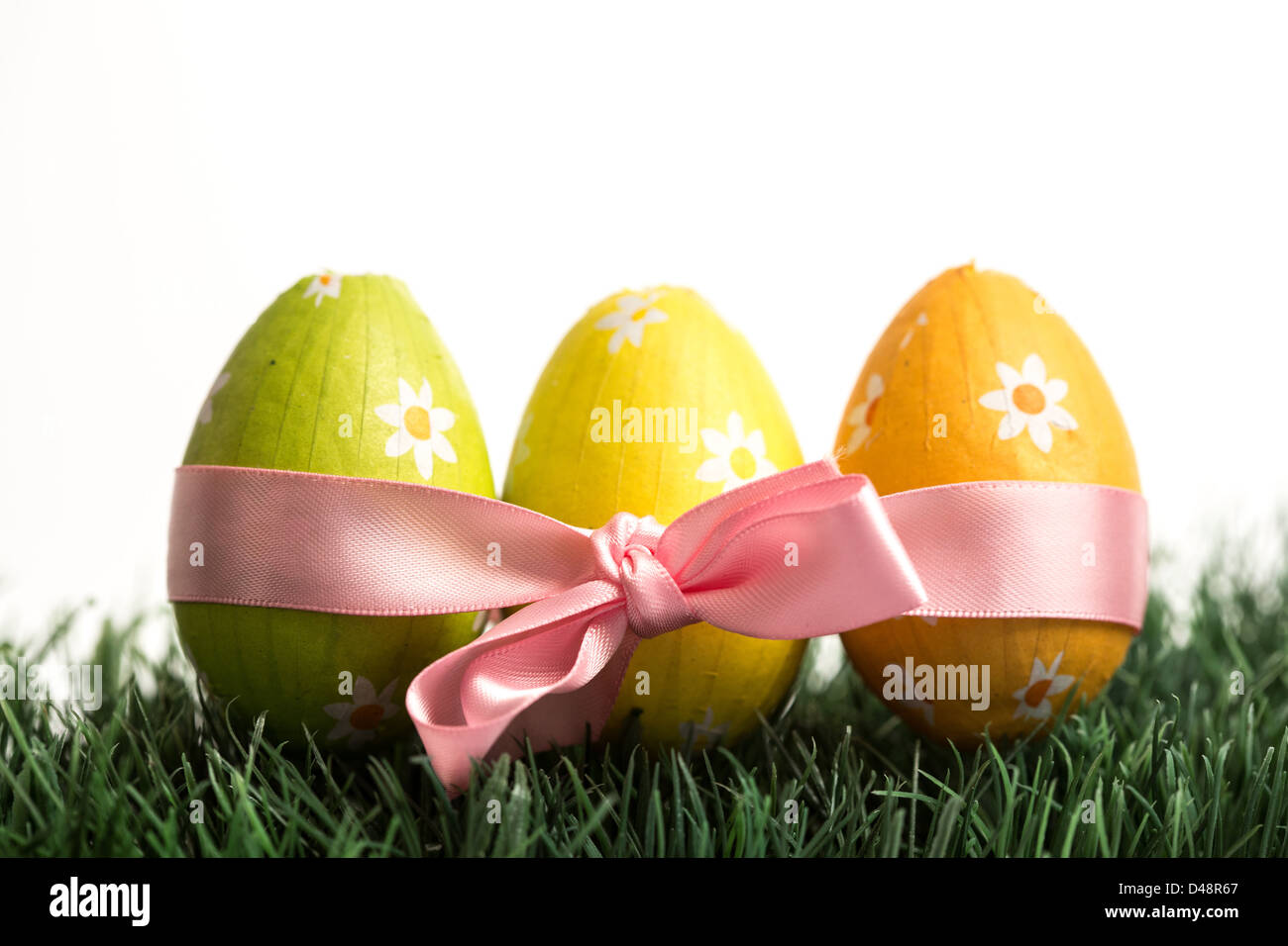 Pink foil wrapped easter egg hi-res stock photography and images - Alamy