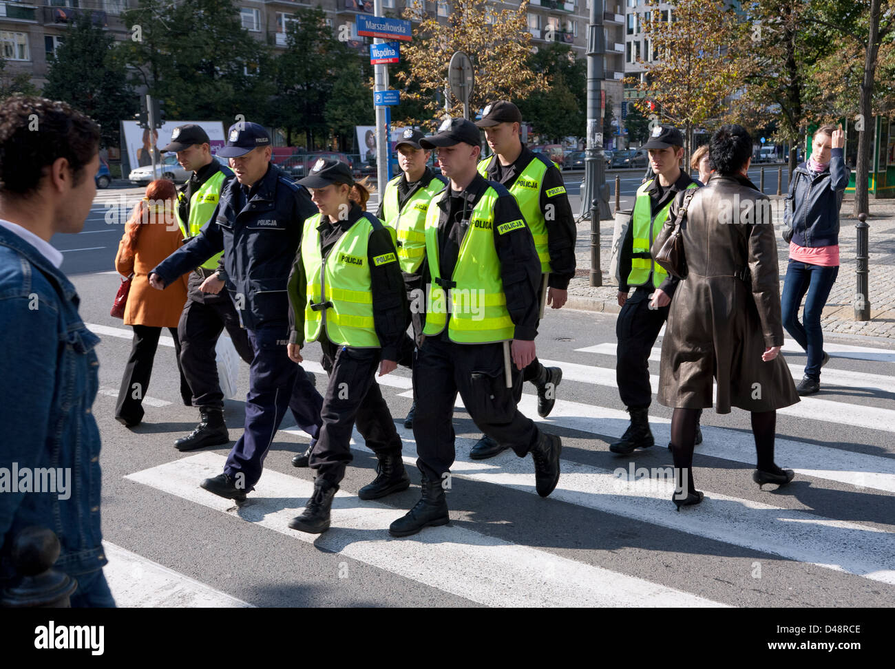 Officers cross hi-res stock photography and images - Alamy