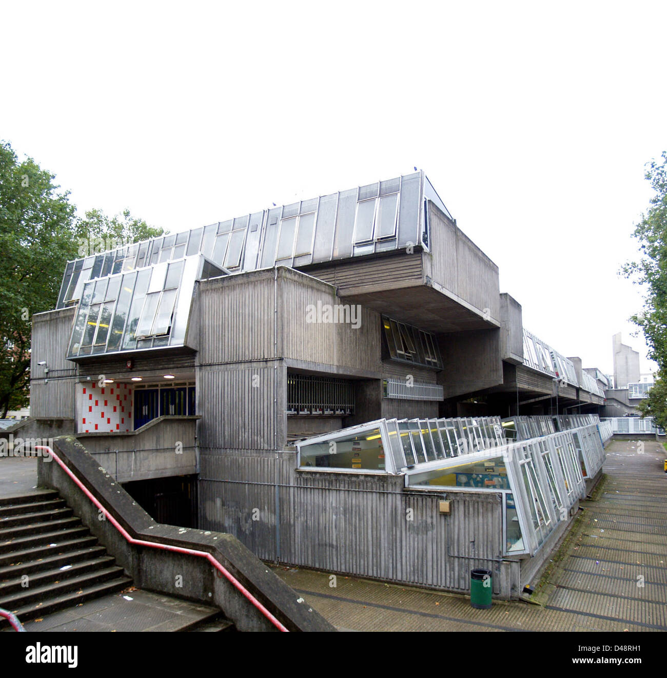 Brutalist school hi-res stock photography and images - Alamy