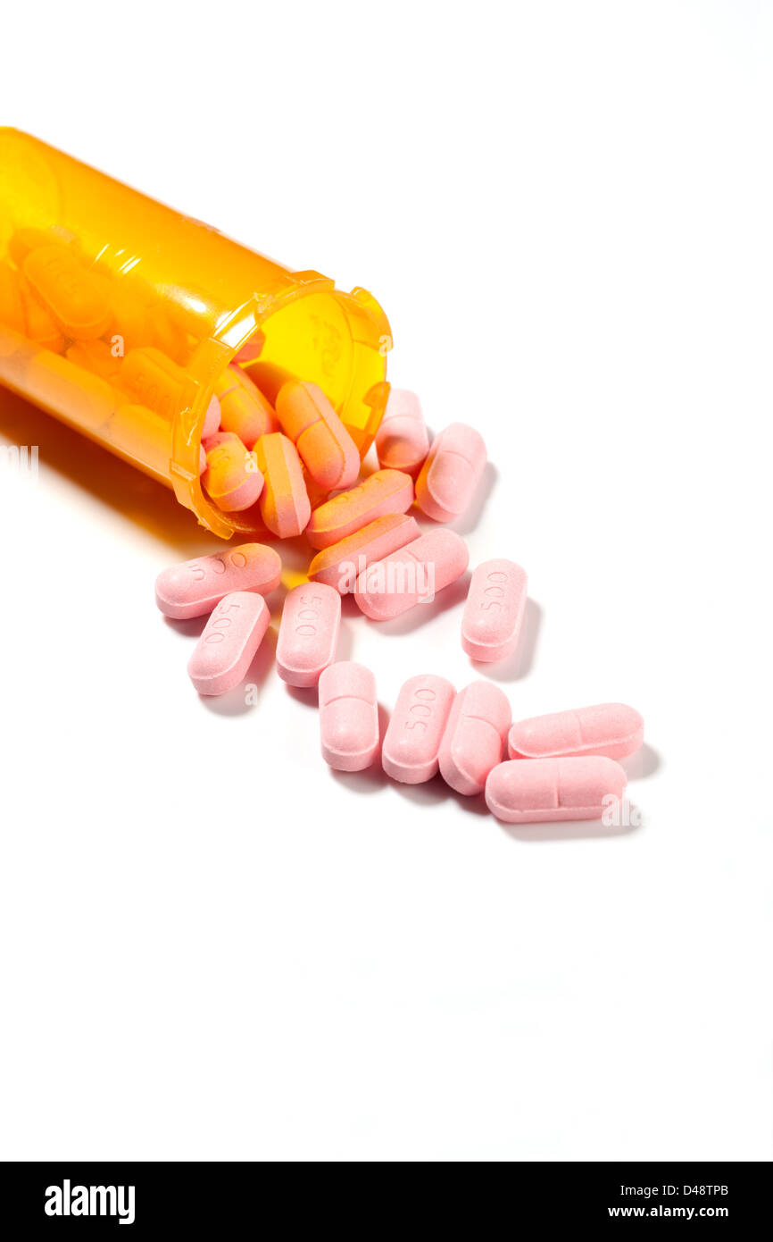 Tablets from a bottle Stock Photo - Alamy
