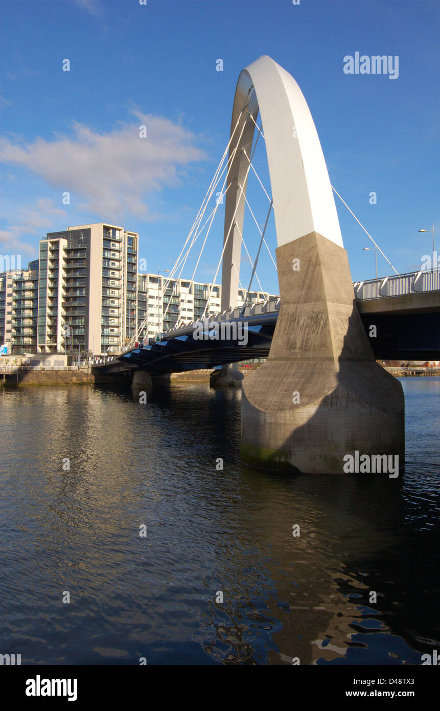 Clyde Arc bridge in Glasgow, Scotland Stock Photo - Alamy