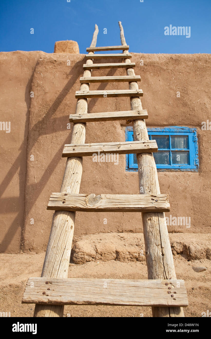 Taos pueblo building ladder hi-res stock photography and images - Alamy