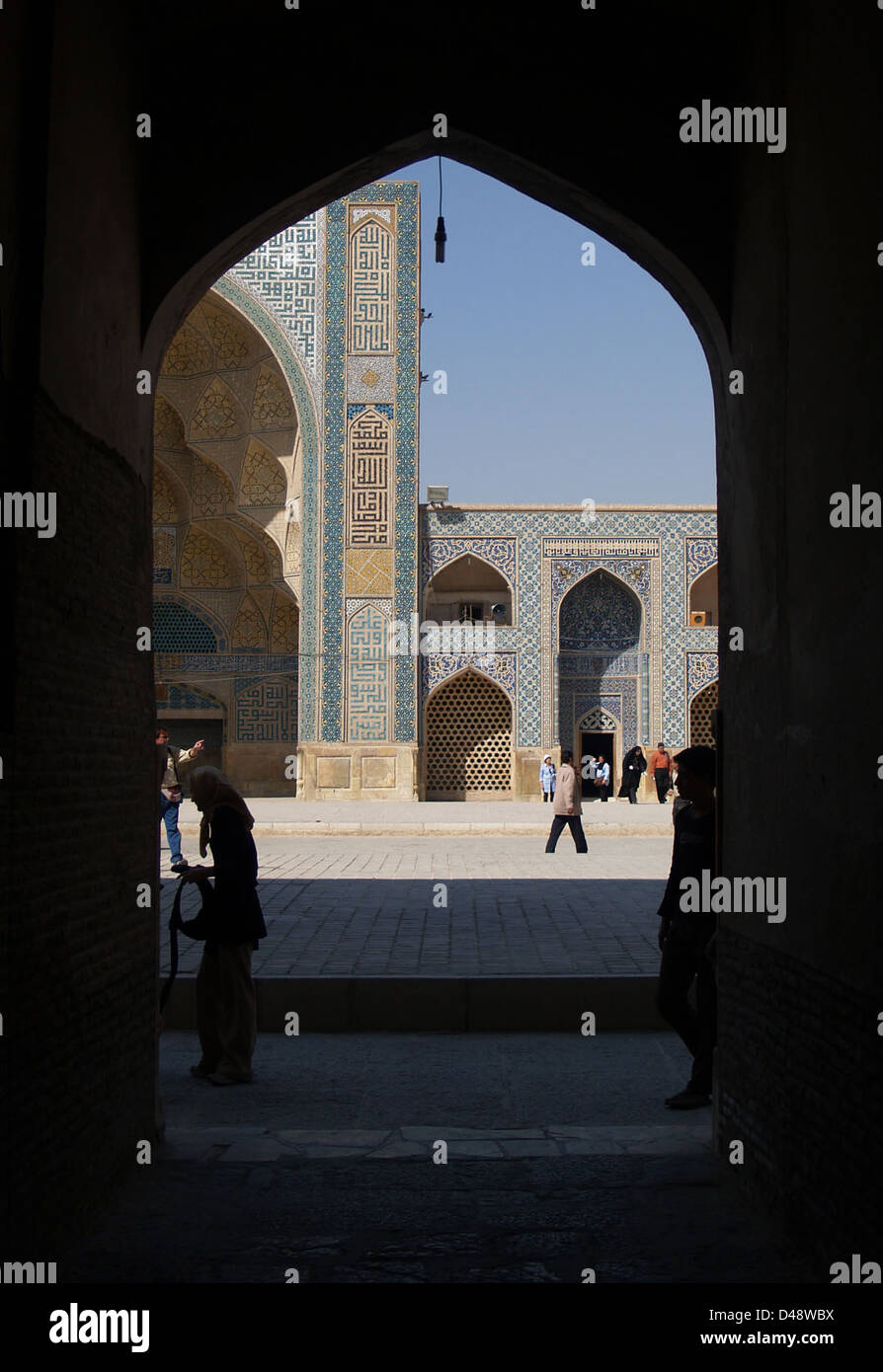 Isfahan friday mosque courtyard hi-res stock photography and images - Alamy
