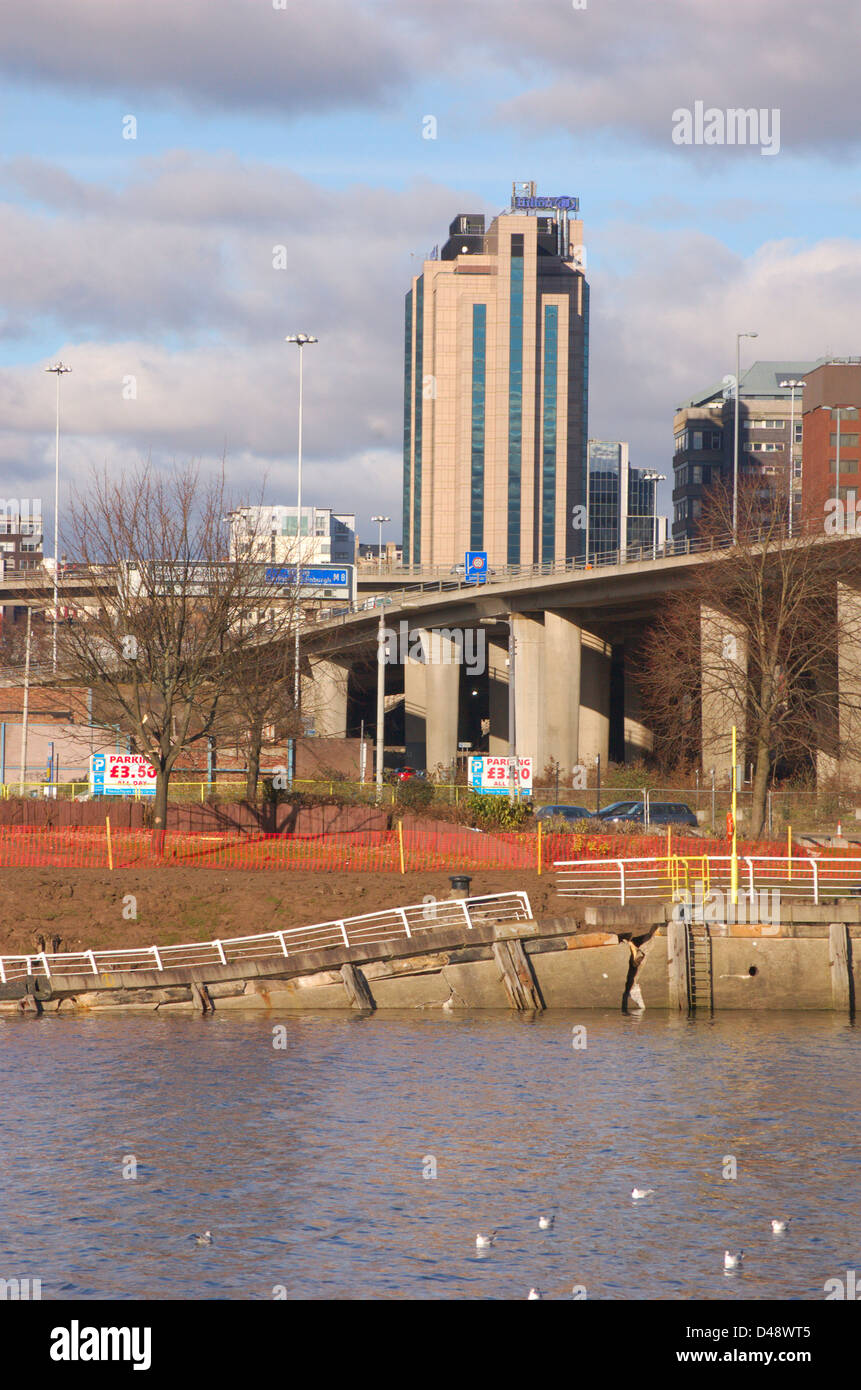 Glasgow quay wall waterfront hi-res stock photography and images - Alamy