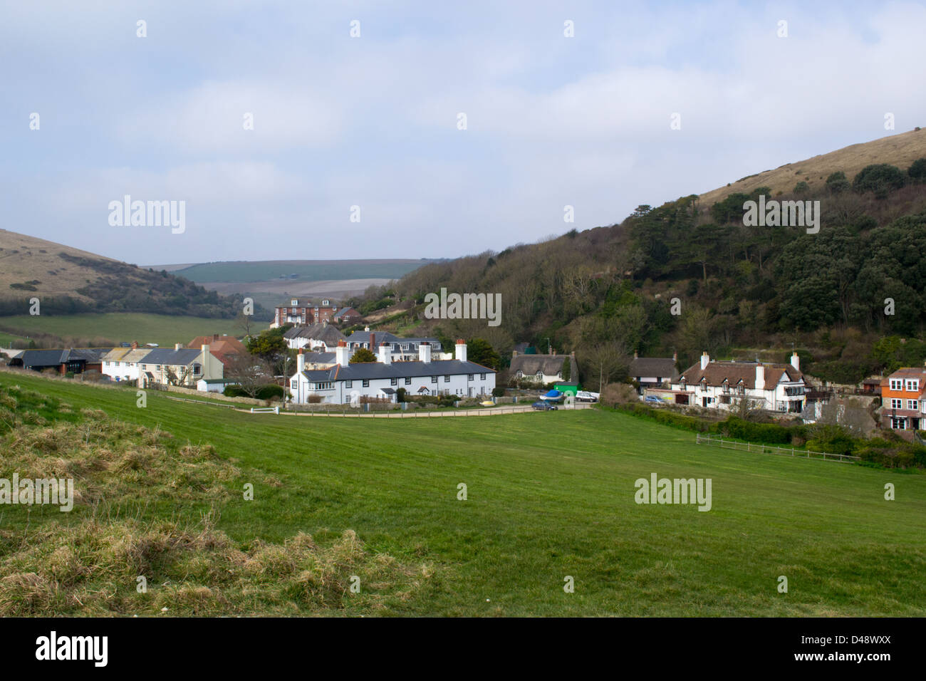 Lulworth cove village hi-res stock photography and images - Alamy