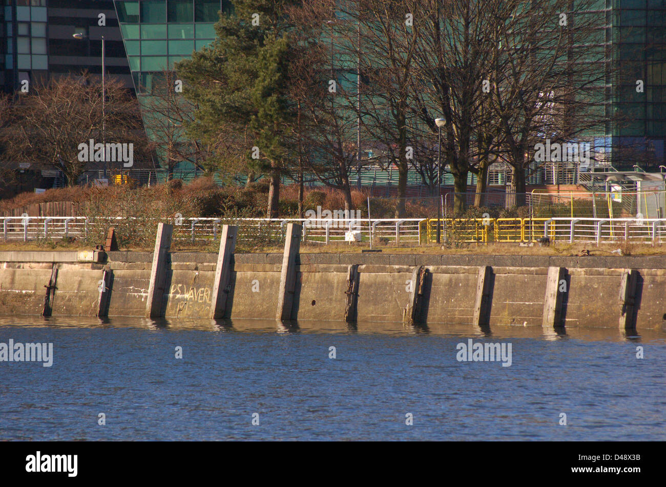 Harbour wall at Anderston Quay in Glasgow, Scotland Stock Photo - Alamy