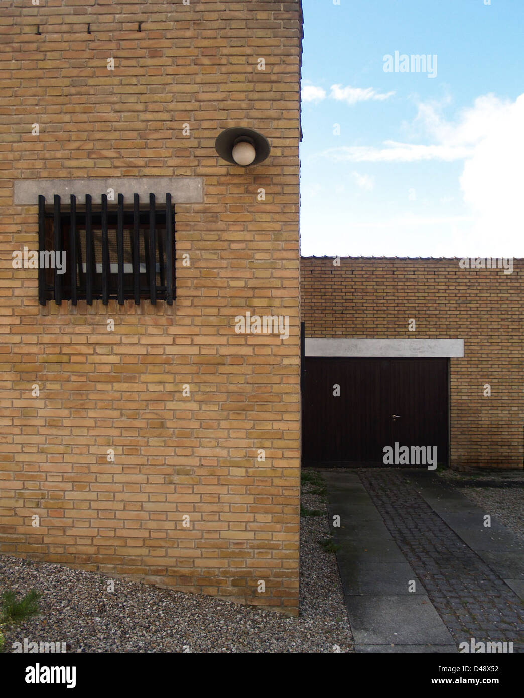 Utzon's Kingohusene (1956-1960) in Helsing r, Denmark, showcases modern ...