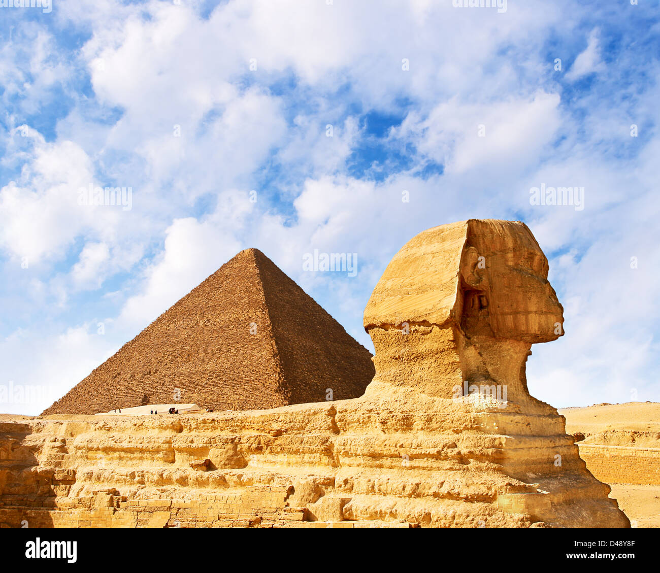 The great Sphinx and pyramid on Giza Stock Photo - Alamy