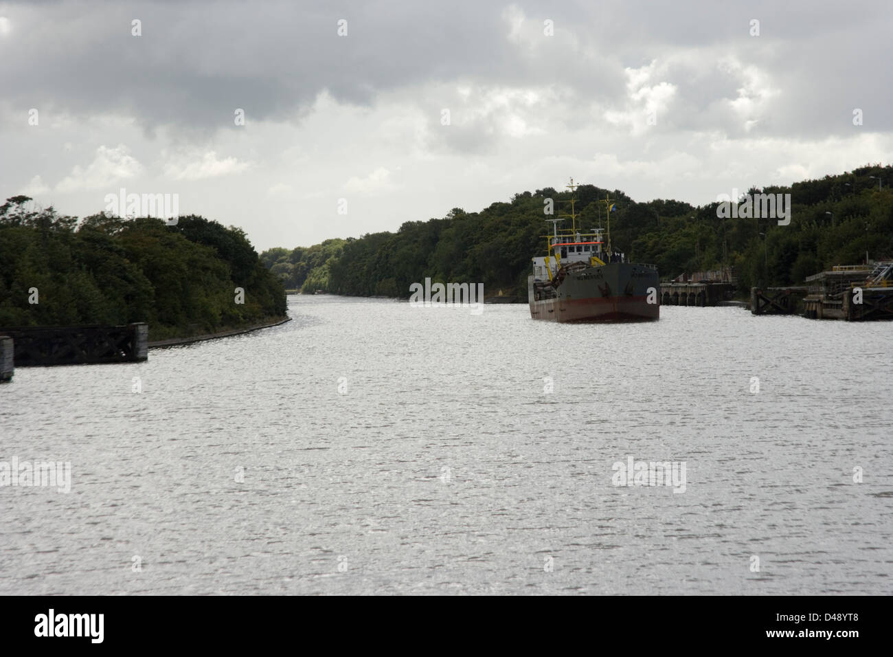 Manchester ship canal eastham locks hi-res stock photography and images ...