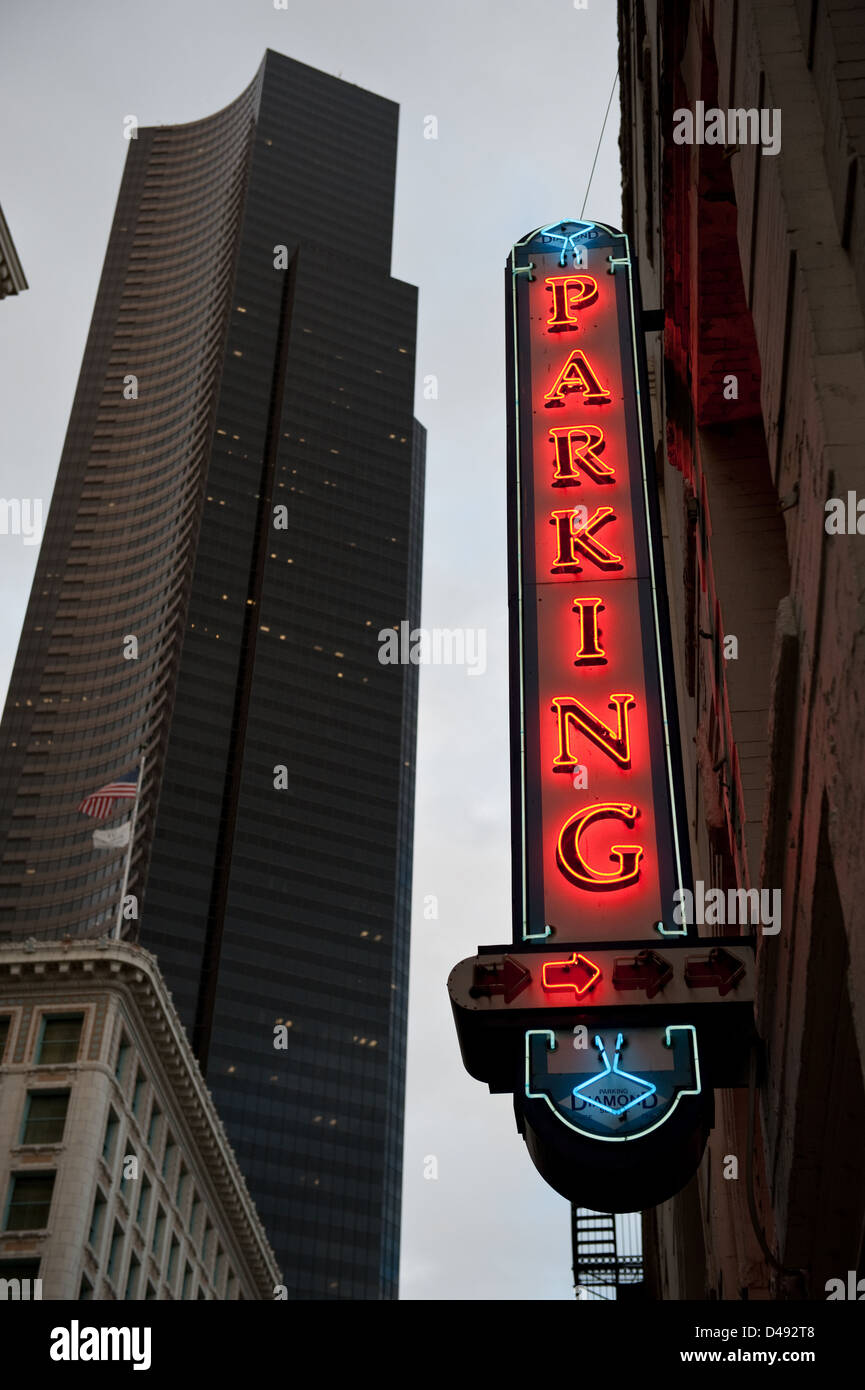 High rise building car parking hi-res stock photography and images - Alamy