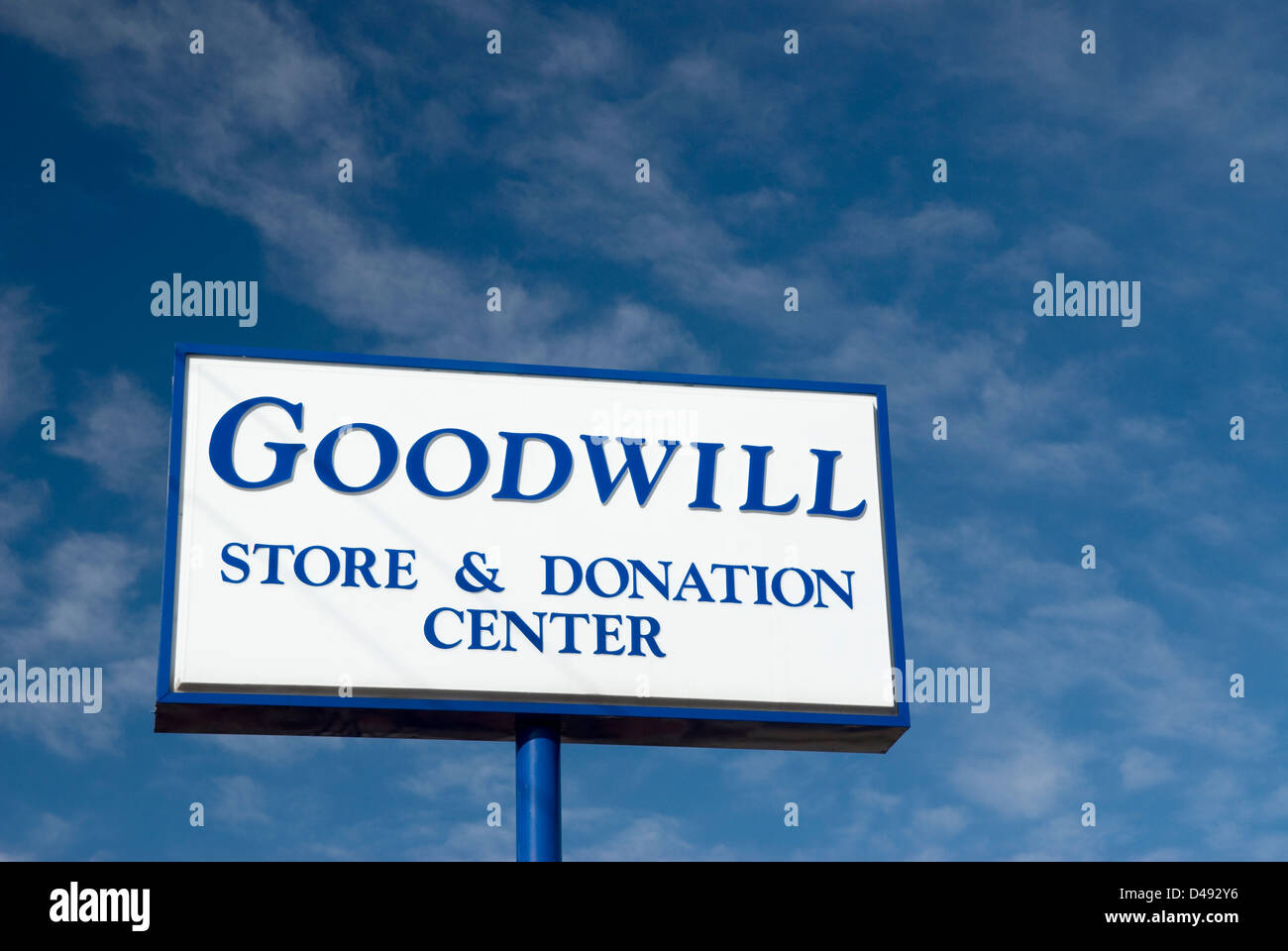 Goodwill store and donation center hi-res stock photography and images ...