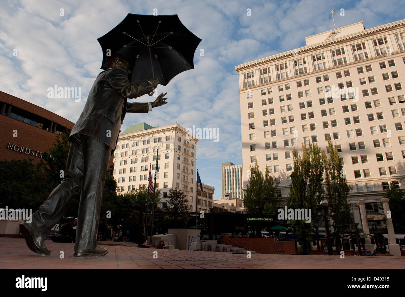 Portland, USA, Statue Allow Me to the Pioneer Courthouse Square Stock ...