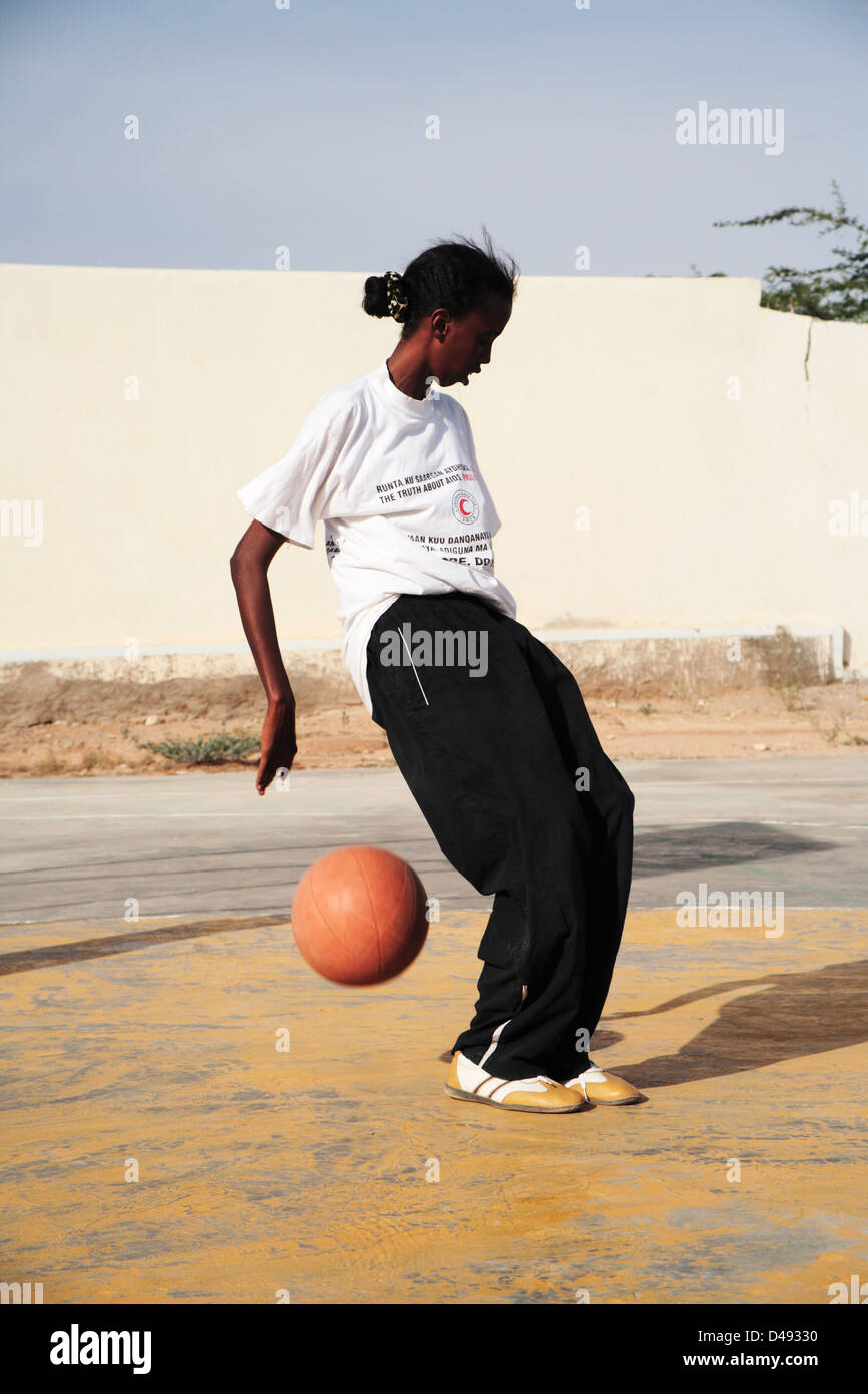 Somali womens basketball practice hi-res stock photography and images ...