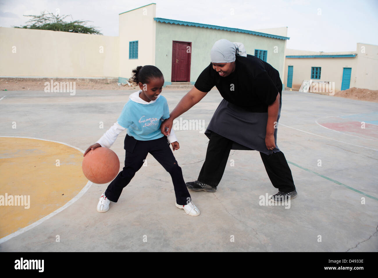 Somali women's basketball team practice in Burao Stock Photo - Alamy