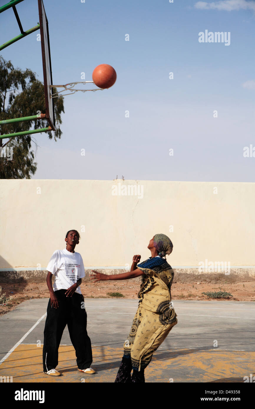 Somali women's basketball team practice in Burao Stock Photo - Alamy