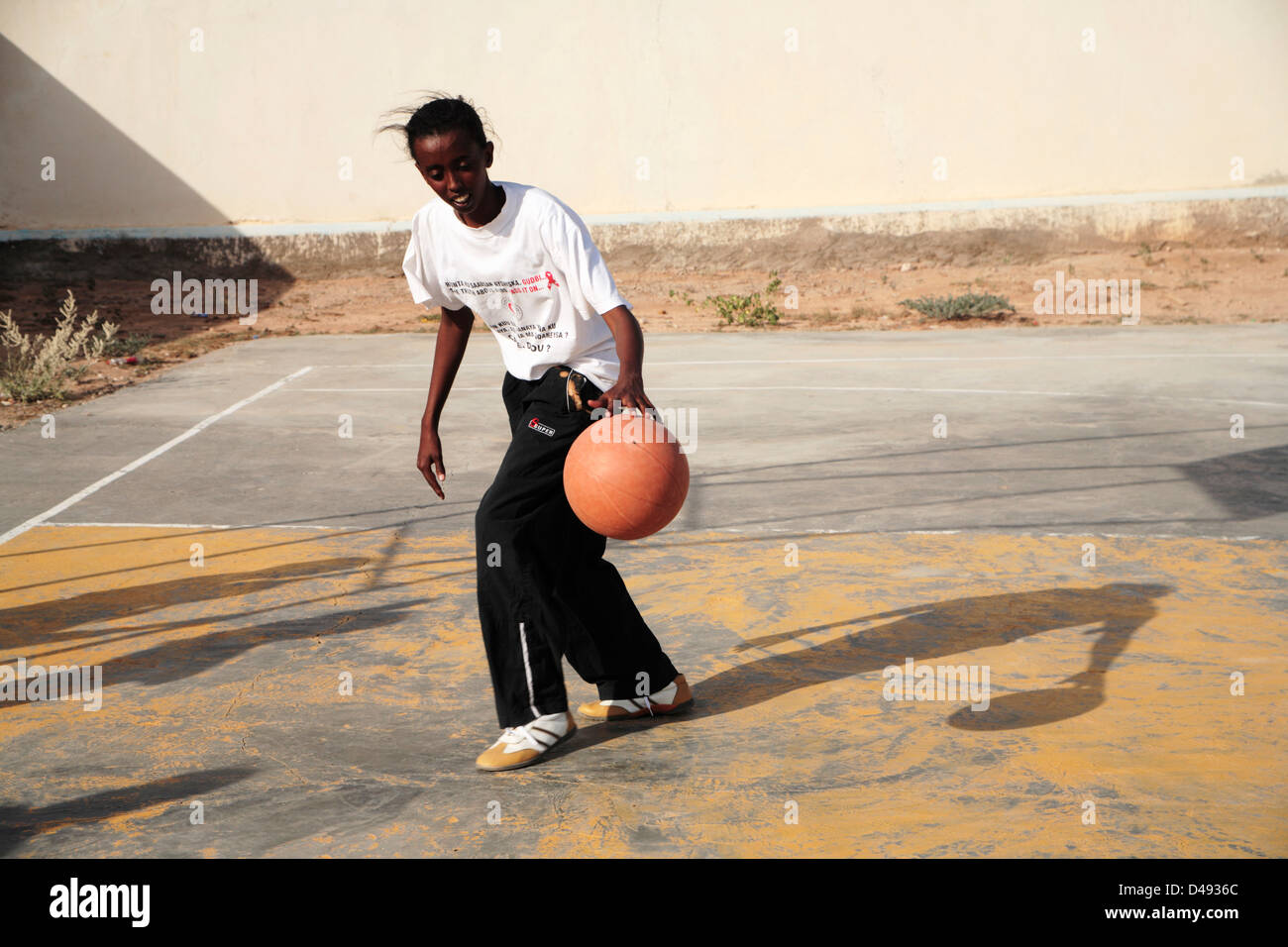 Somali women's basketball team practice in Burao Stock Photo - Alamy
