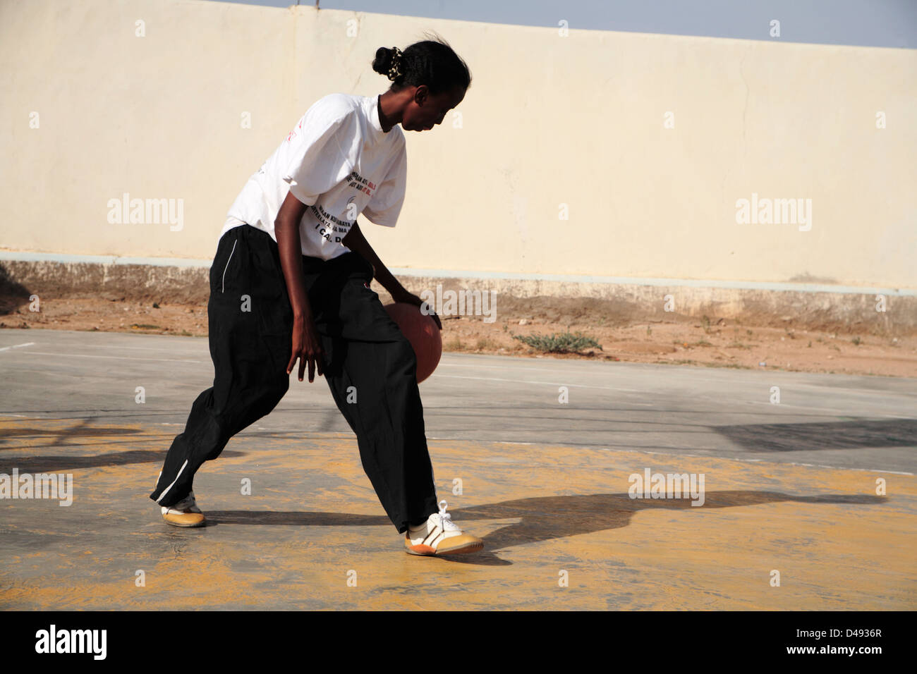 Somali women's basketball team practice in Burao Stock Photo - Alamy