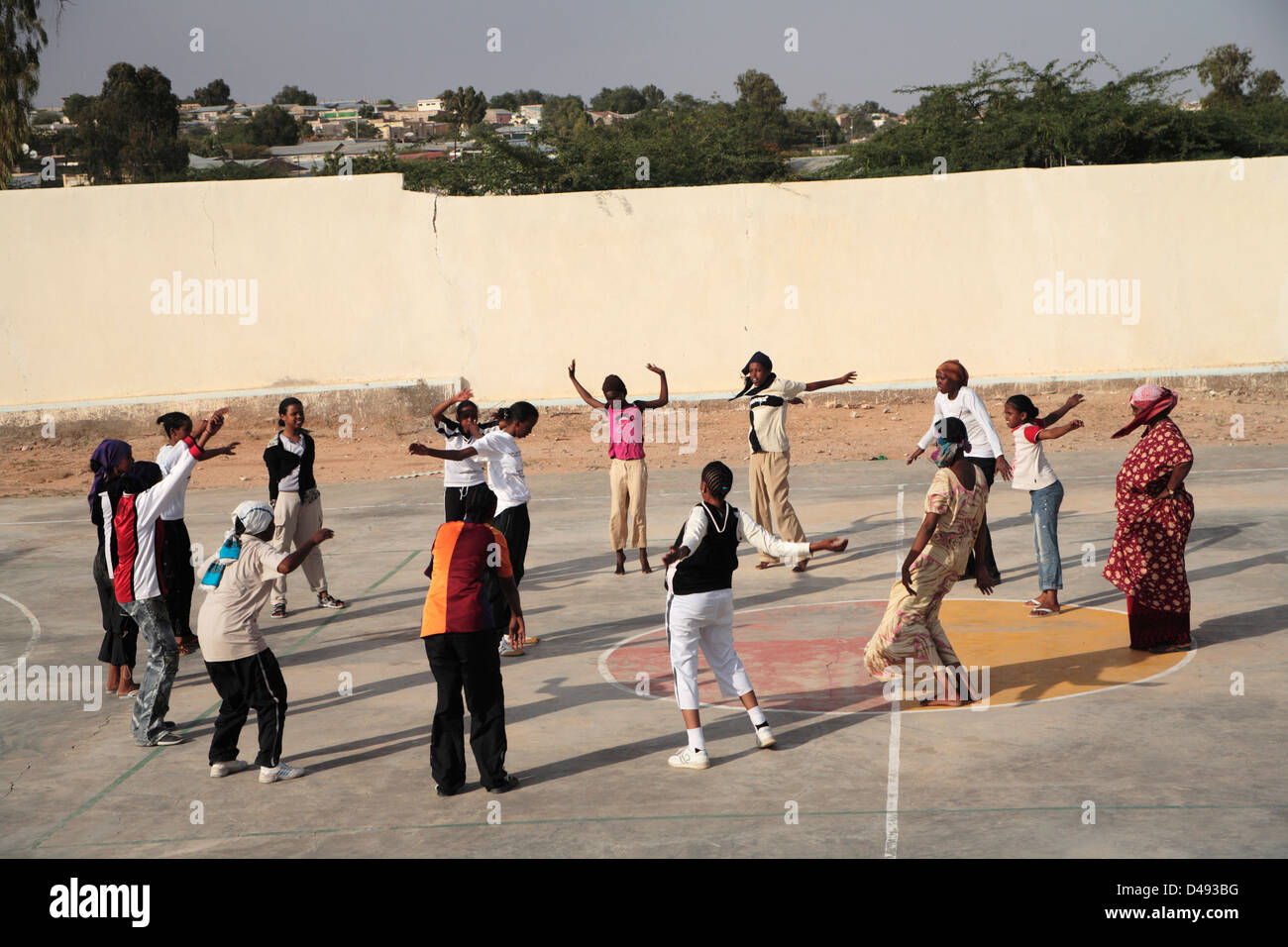 Somali women's basketball team practice in Burao Stock Photo - Alamy