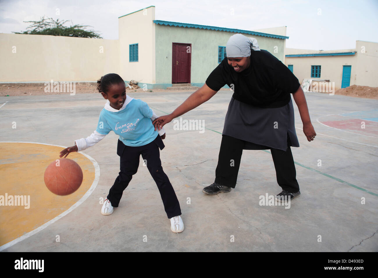 Somali women's basketball team practice in Burao Stock Photo - Alamy