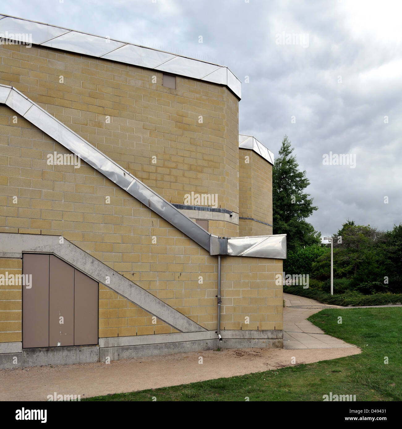 The Smithsons' Arts Barn Theatre at the University of Bath, designed ...