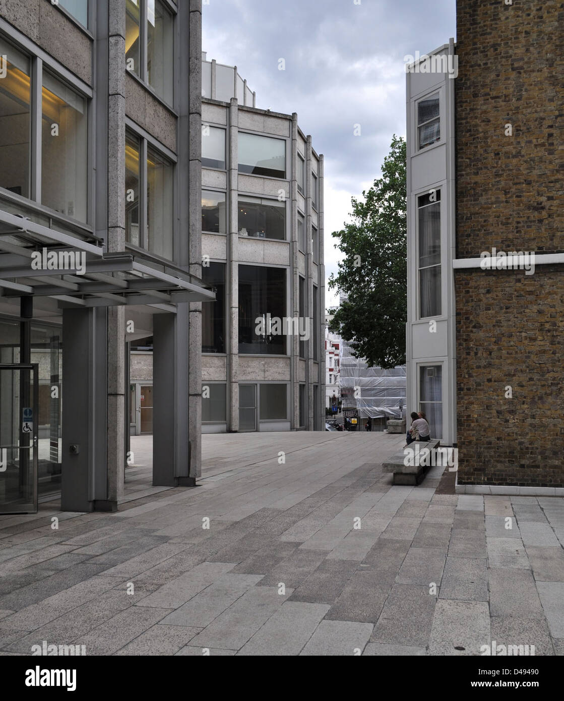 The Economist Building in London, designed by Peter and Alison Smithson ...