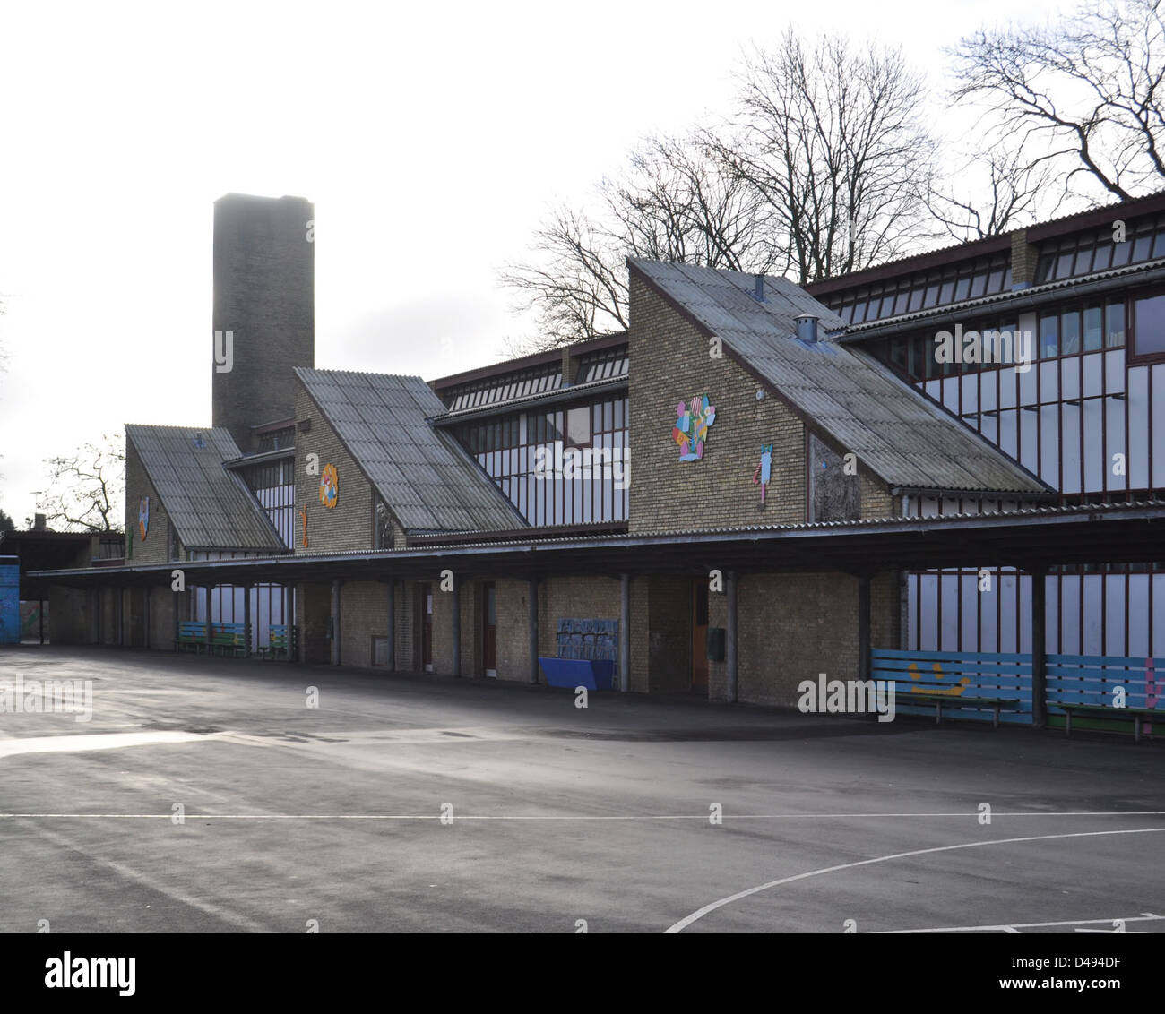 Hans Chr. Hansen designed the Hanssted School in Copenhagen between ...