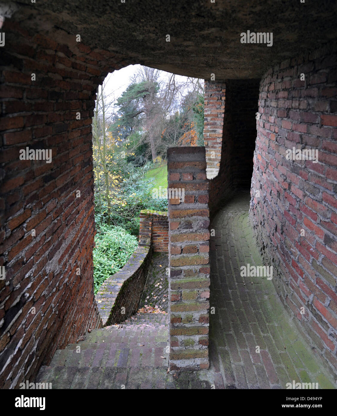 André Bloc's 'Sculpture-Habitacle 3' at La Tour in Meudon, Paris ...