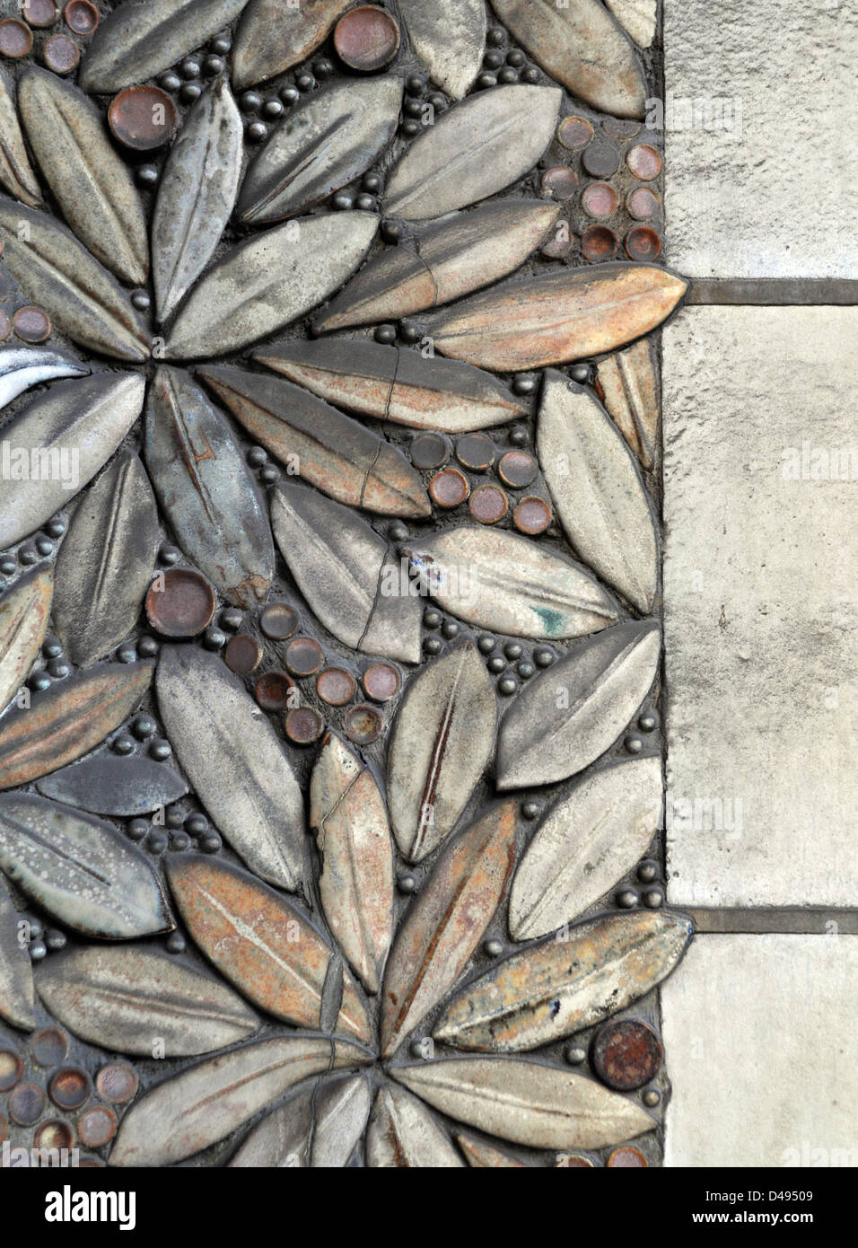 The 25 bis Rue Franklin apartment building in Paris, designed by ...