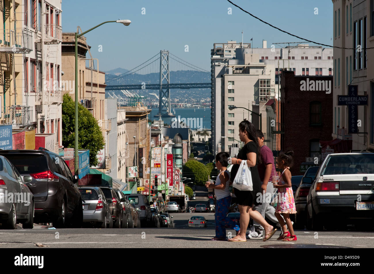 San Francisco, USA, a street with a view of the Golden Gate Bridge ...