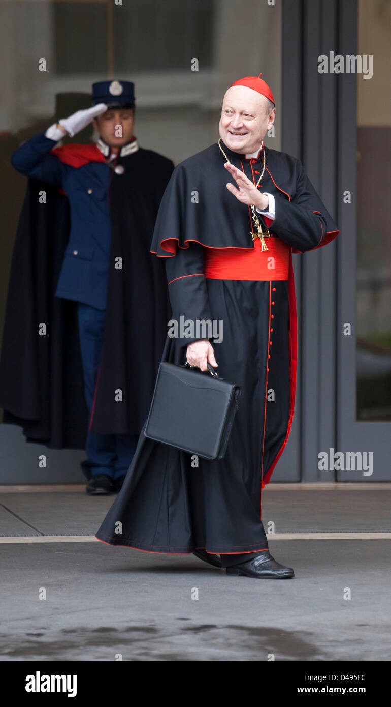 Cardinal Gianfranco Ravasi High Resolution Stock Photography and Images ...