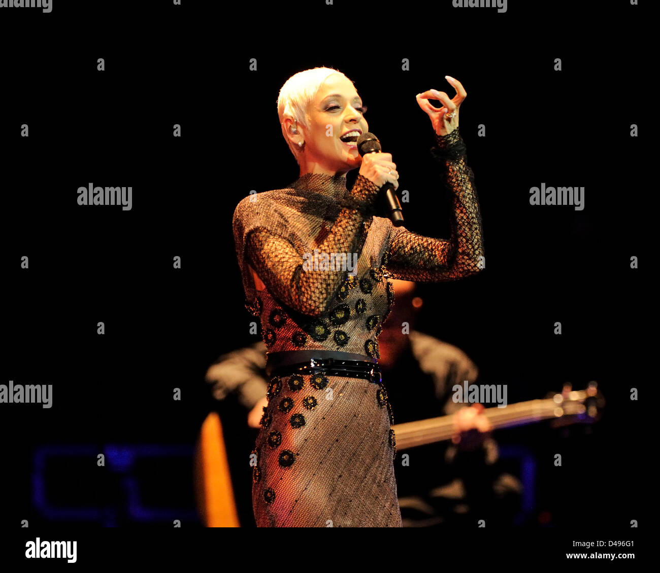 Singer mariza hi-res stock photography and images - Alamy