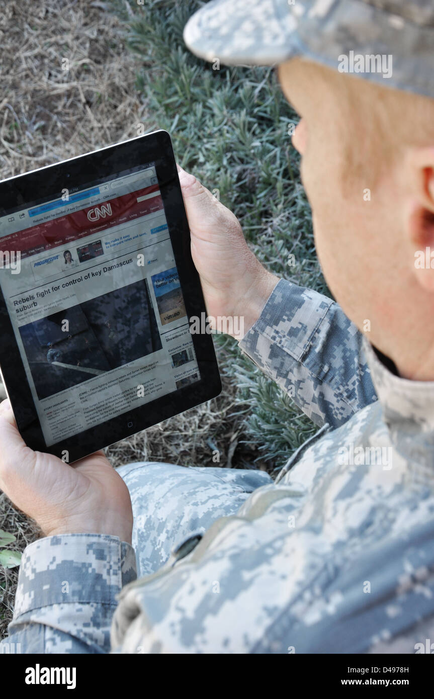 Army Soldier Tablet High Resolution Stock Photography and Images - Alamy