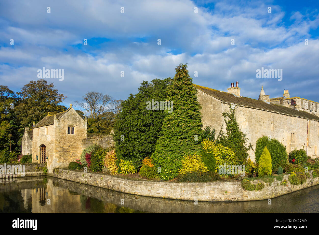 Markenfield hall hi-res stock photography and images - Alamy