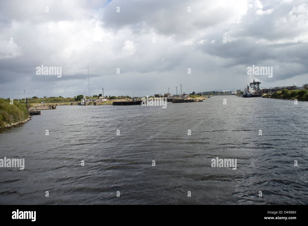 Stanlow Port and Oil terminal and the Manchester Ship Canal from the ...