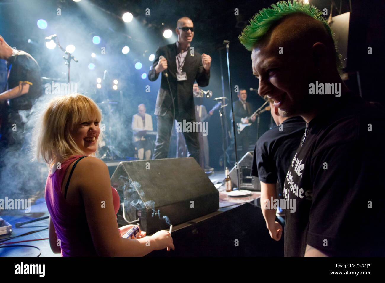 Rock group headlights hi-res stock photography and images - Alamy