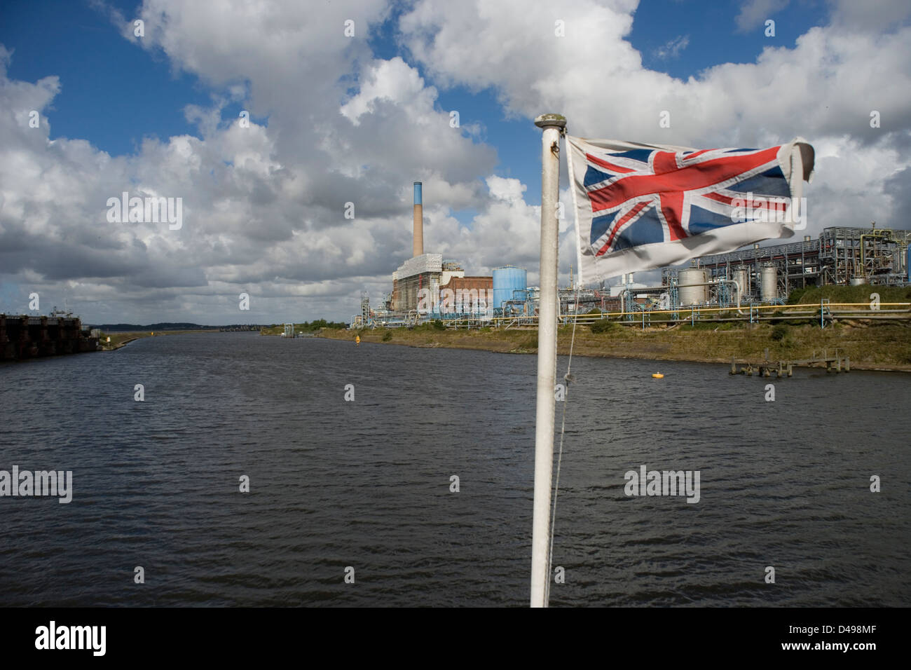 Looking towards Weston and Runcorn from the Manchester Ship Canal from ...