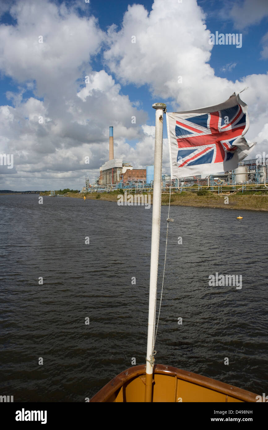 Looking towards Weston and Runcorn from the Manchester Ship Canal from ...