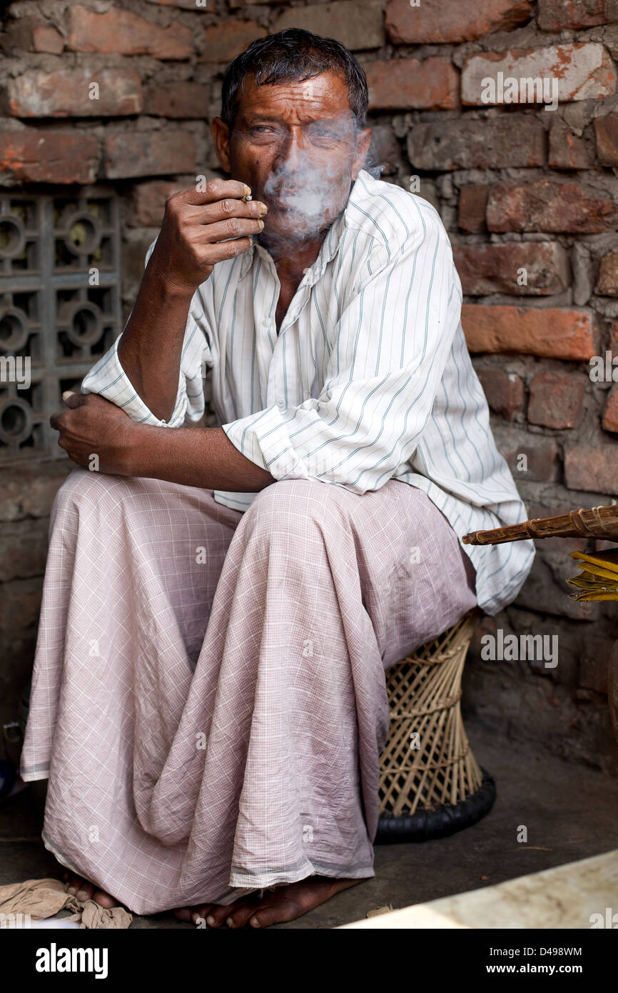 Poor Indian Man Stock Photos & Poor Indian Man Stock Images - Alamy