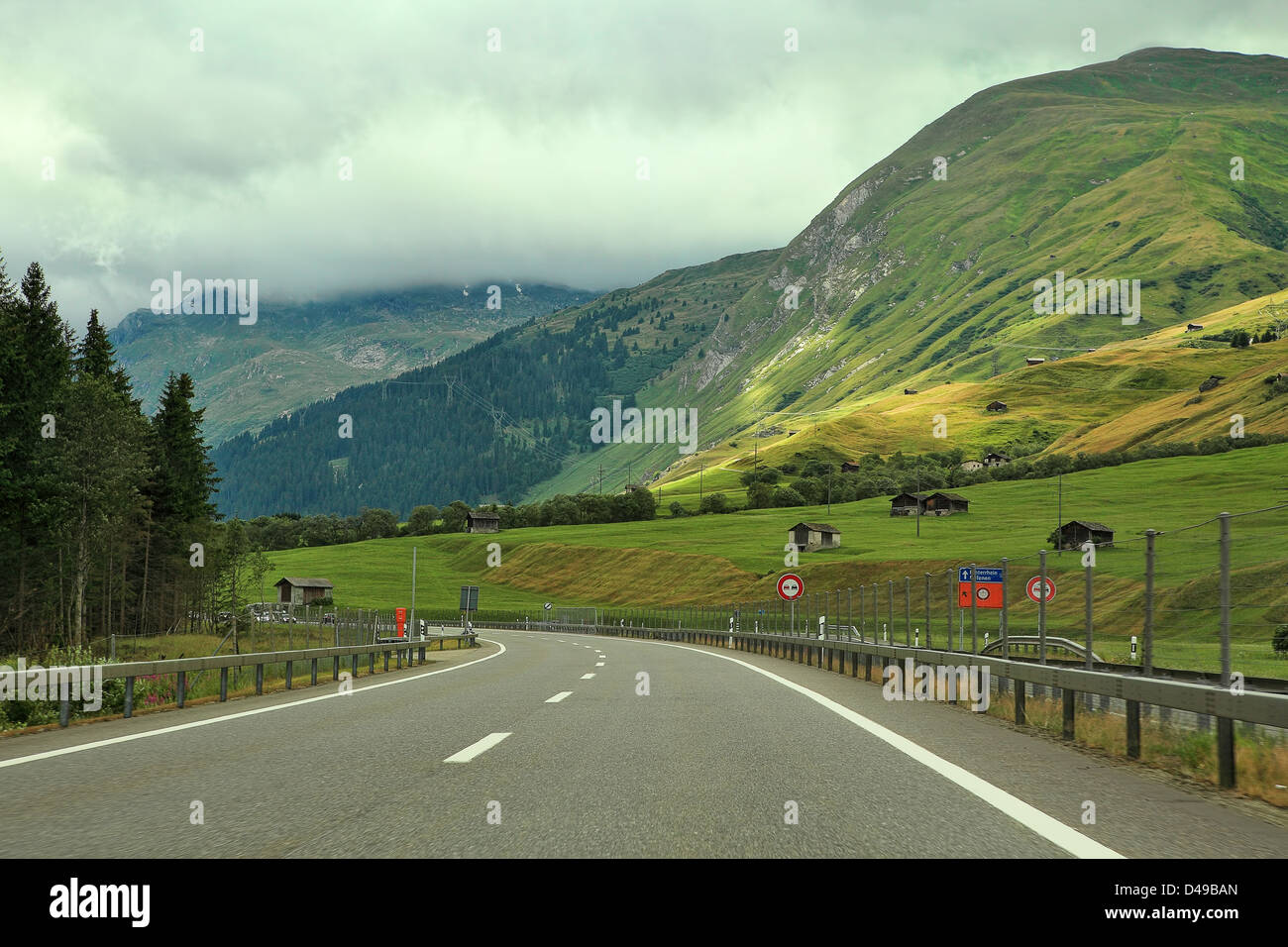 Curved highway hi-res stock photography and images - Alamy