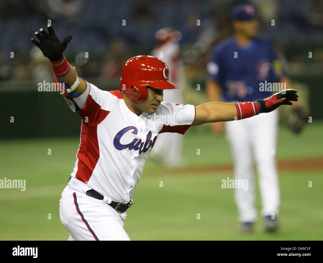 Baseball hitting dome hi-res stock photography and images - Alamy