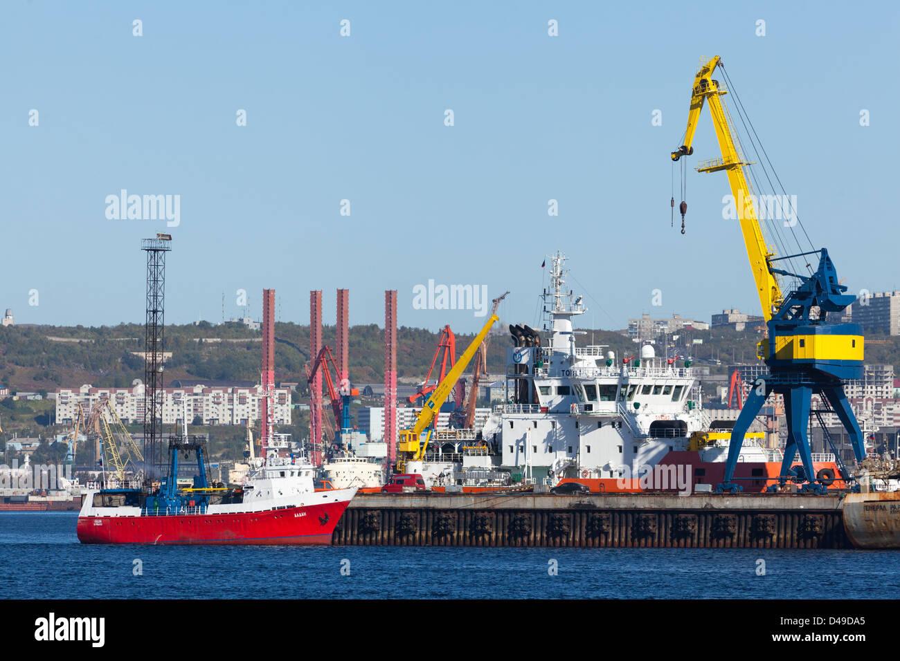 Ships in the Russian port of Murmansk Stock Photo - Alamy