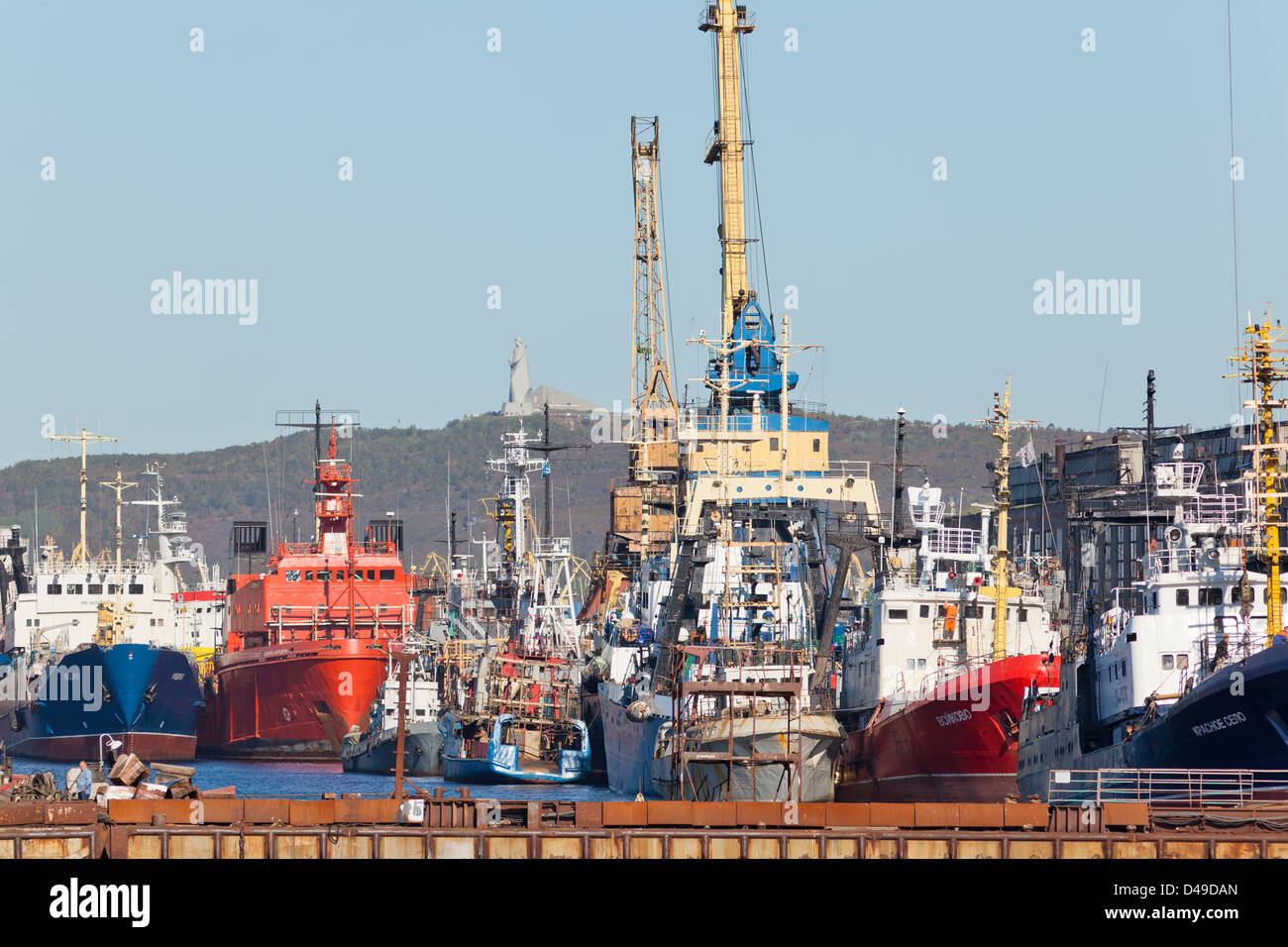 Ships in the Russian port of Murmansk Stock Photo - Alamy