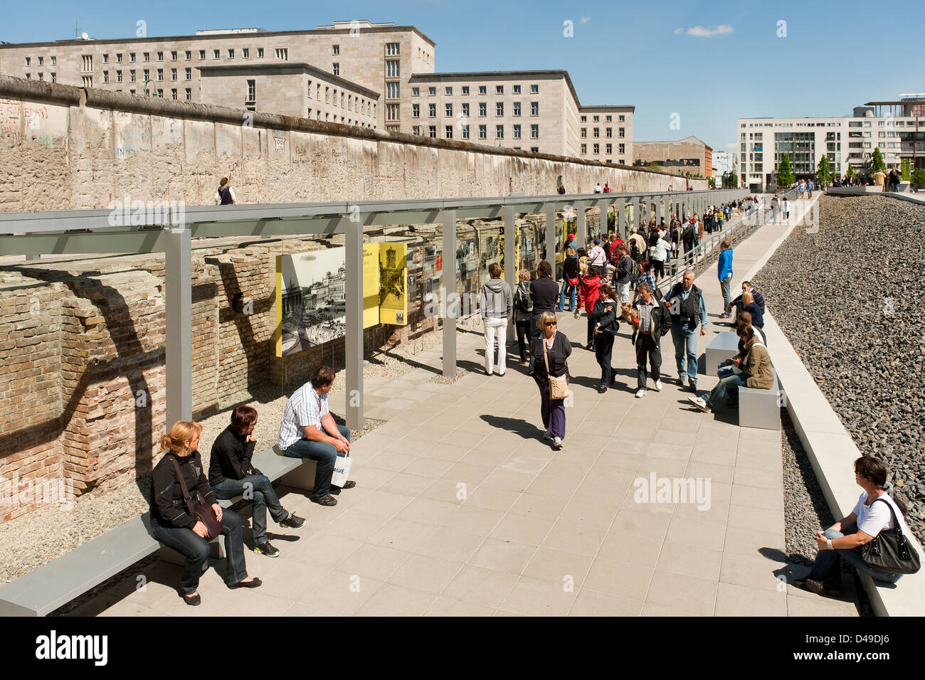Ministry of information exhibition war hi-res stock photography and ...