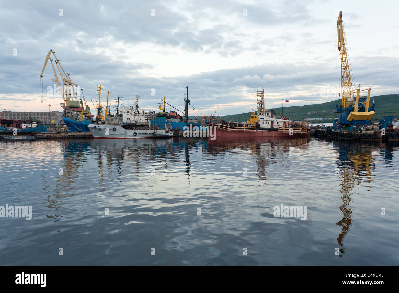 Ships and crane in the Russian port of Murmansk Stock Photo - Alamy