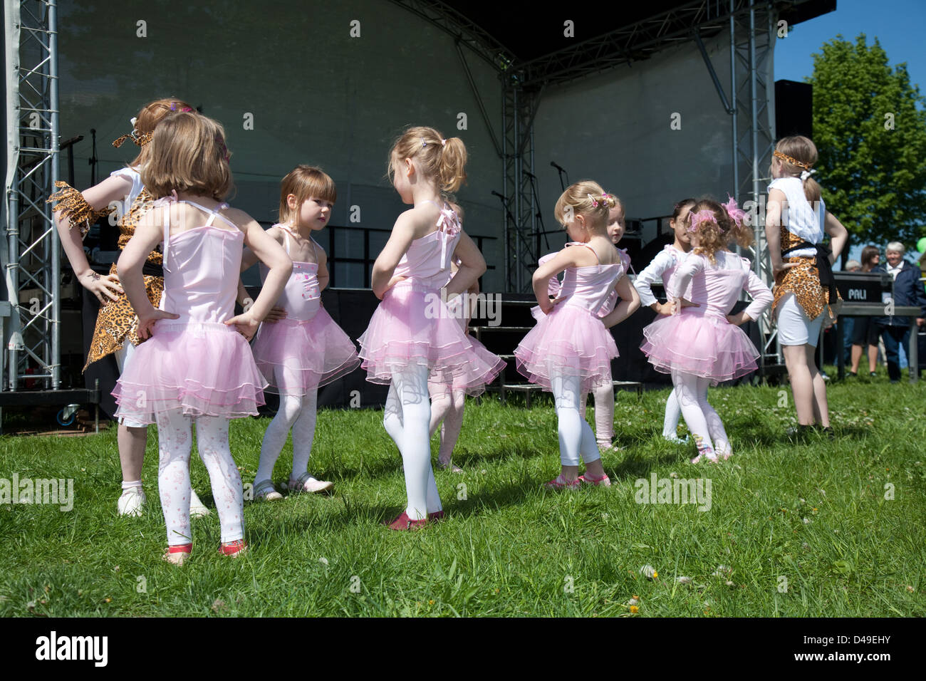 Suburban community festival hi-res stock photography and images - Alamy