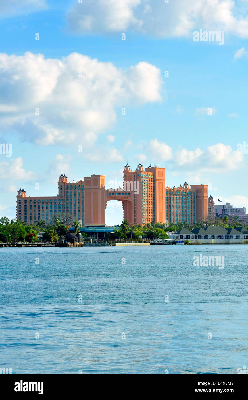 Atlantis beach tower bahamas hi-res stock photography and images - Alamy