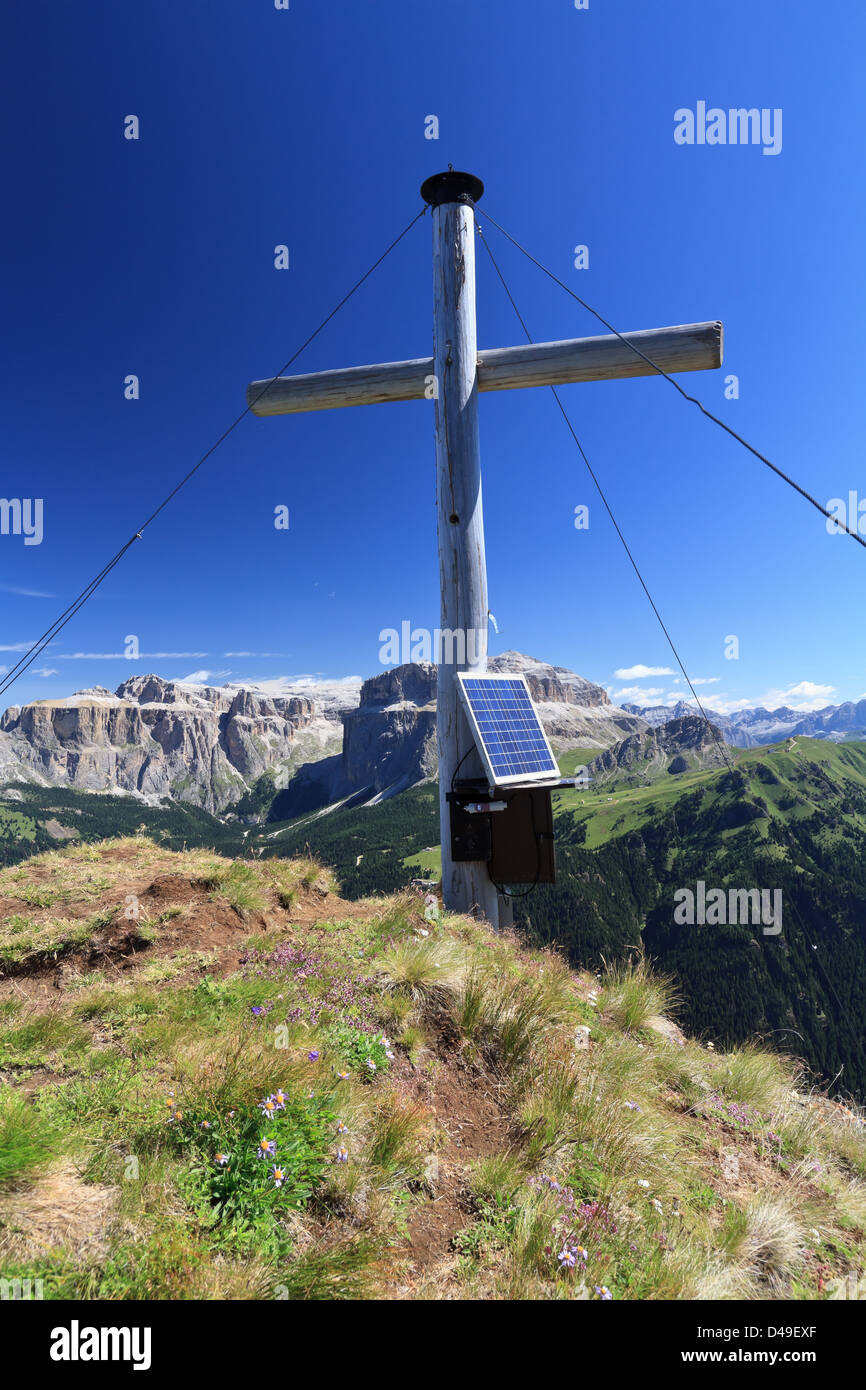 Solar cross symbol hi-res stock photography and images - Alamy