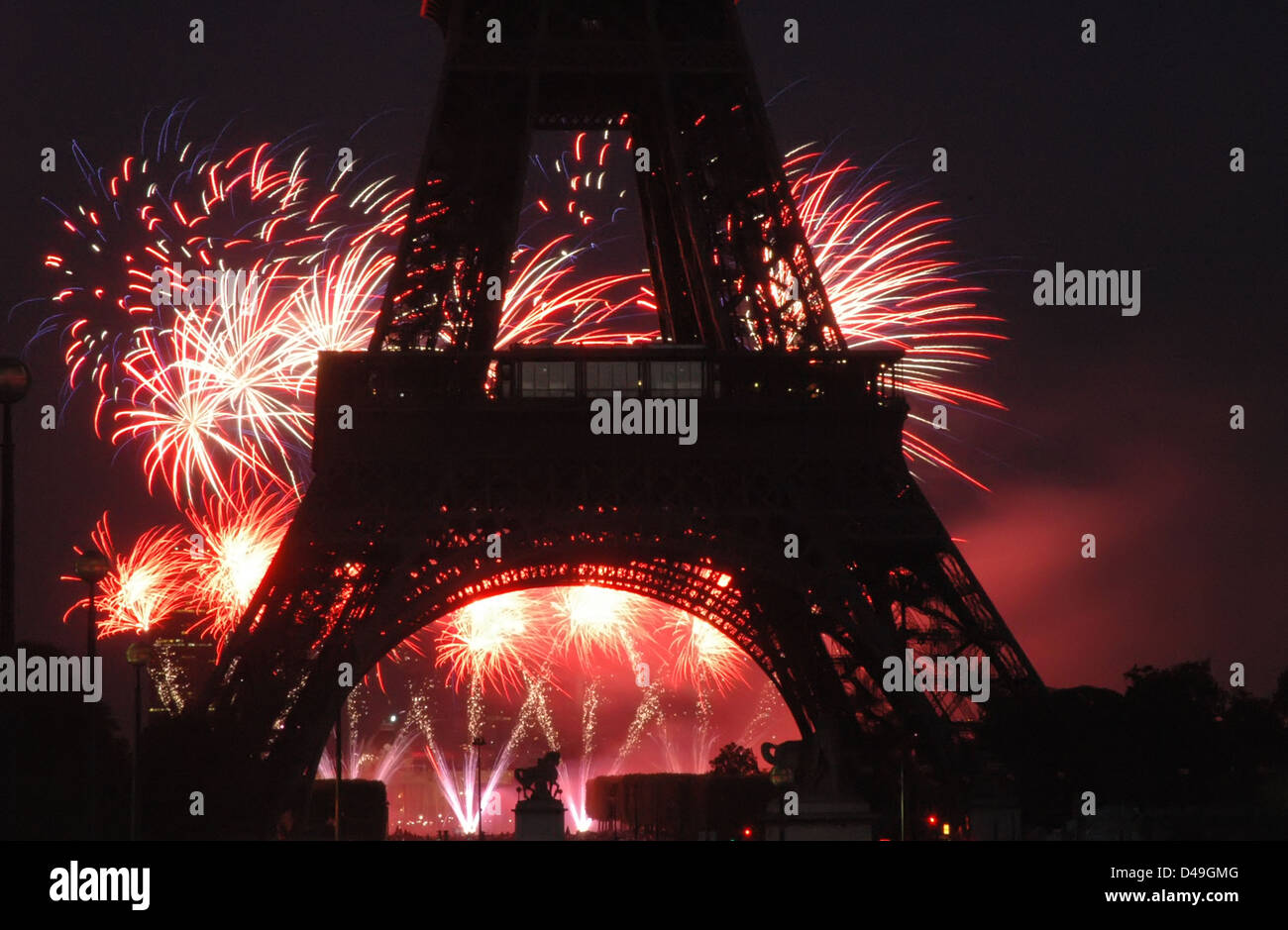 Trocadero fireworks hi-res stock photography and images - Alamy